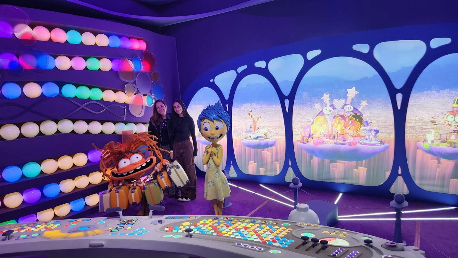 Mundo Pixar em São Paulo: Uma Viagem Inesquecível pelo Universo da ...